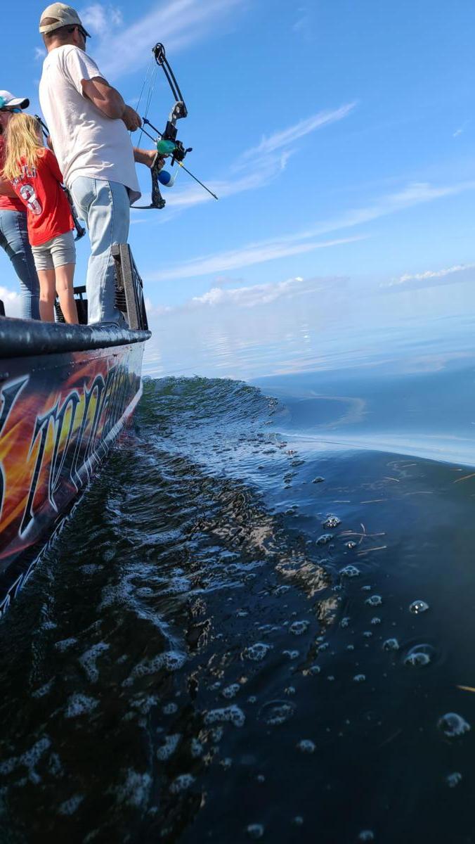 8-Hour Stingray Bowfishing in the Maryland Shallows | Outguided