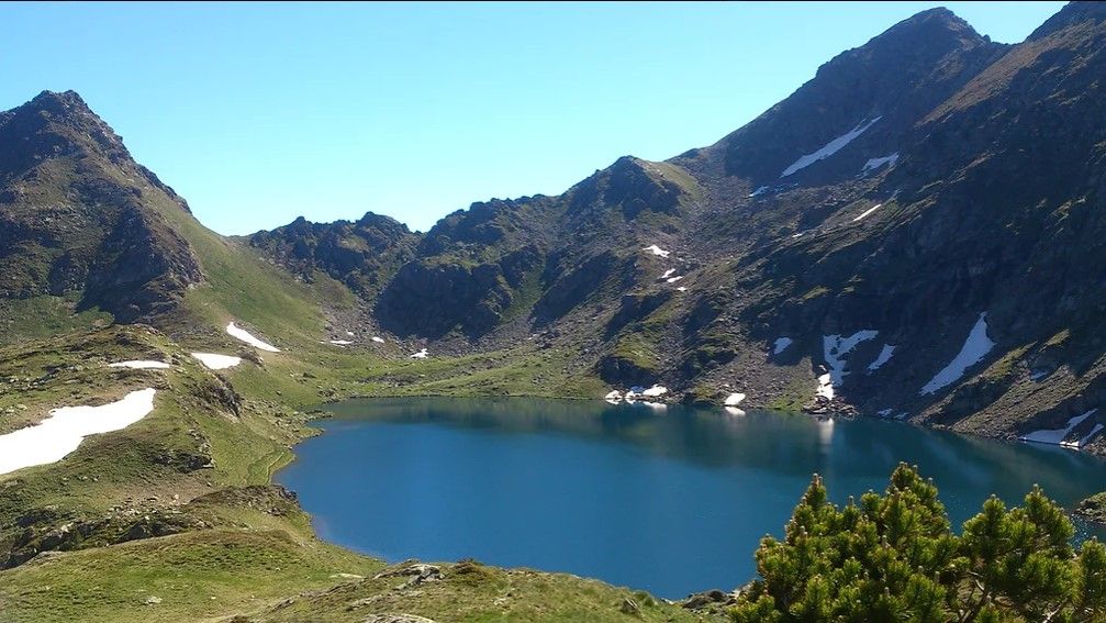 1/2 Day Hiking in the Andorran Pyrenees | Outguided